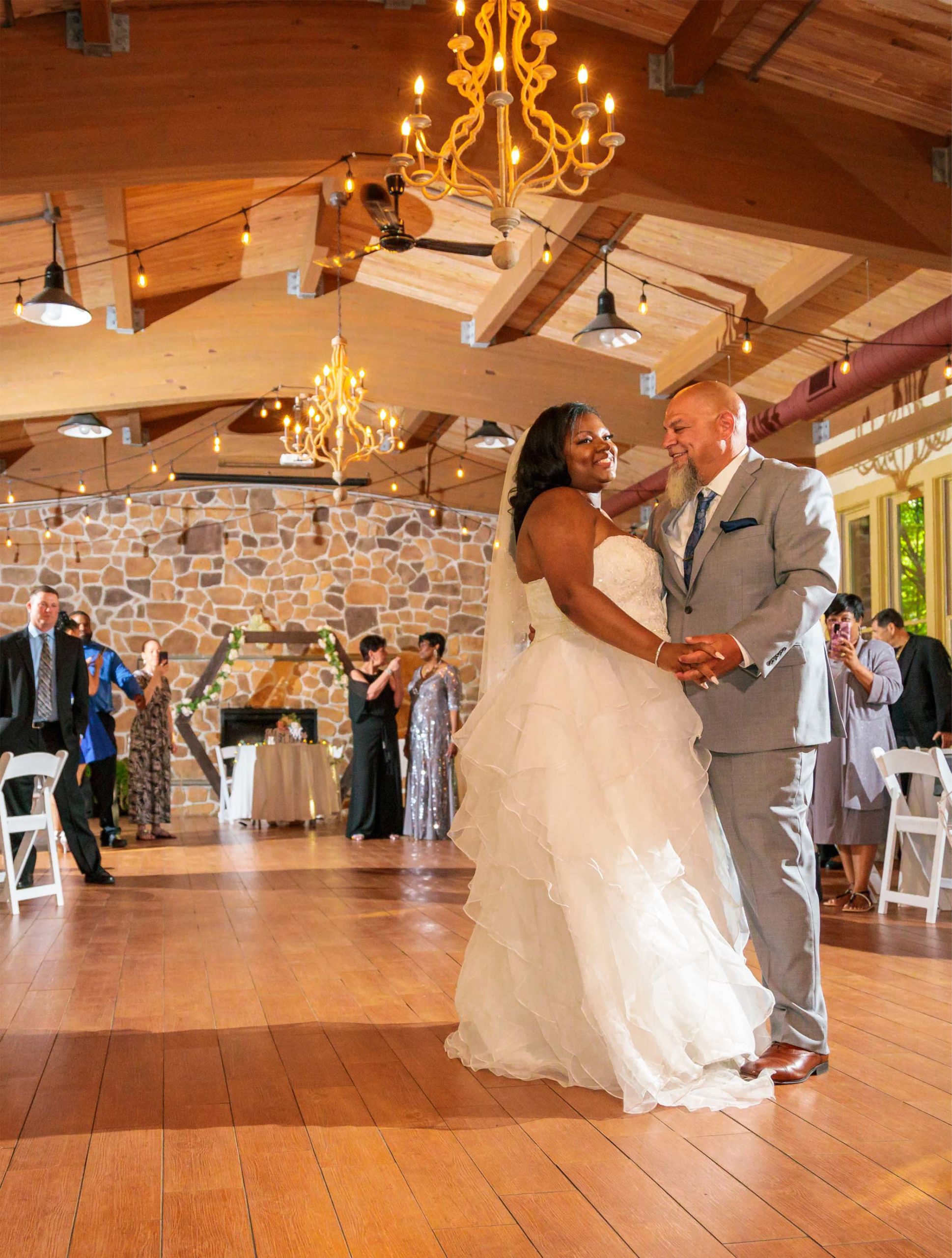 Unique Outdoor Wedding Venue in Philadelphia Area | Elmwood Park Zoo